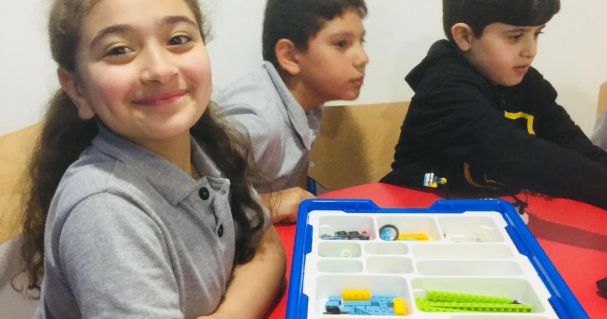 Robotics Class, Grade (4-A) | Oxford Schools